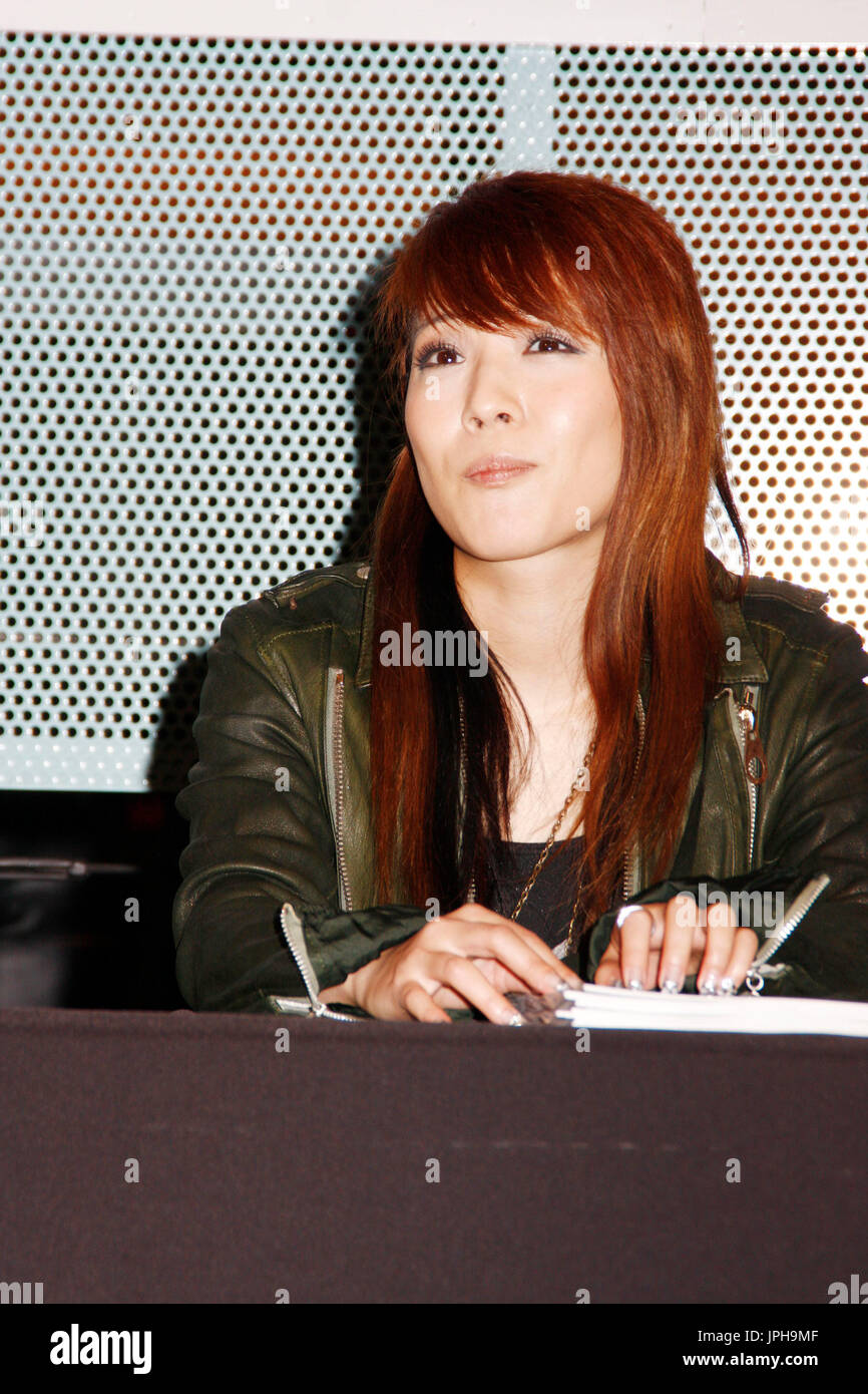 BoA at the Universal Citywalk Free Outdoor Concert Performance by Asian ...