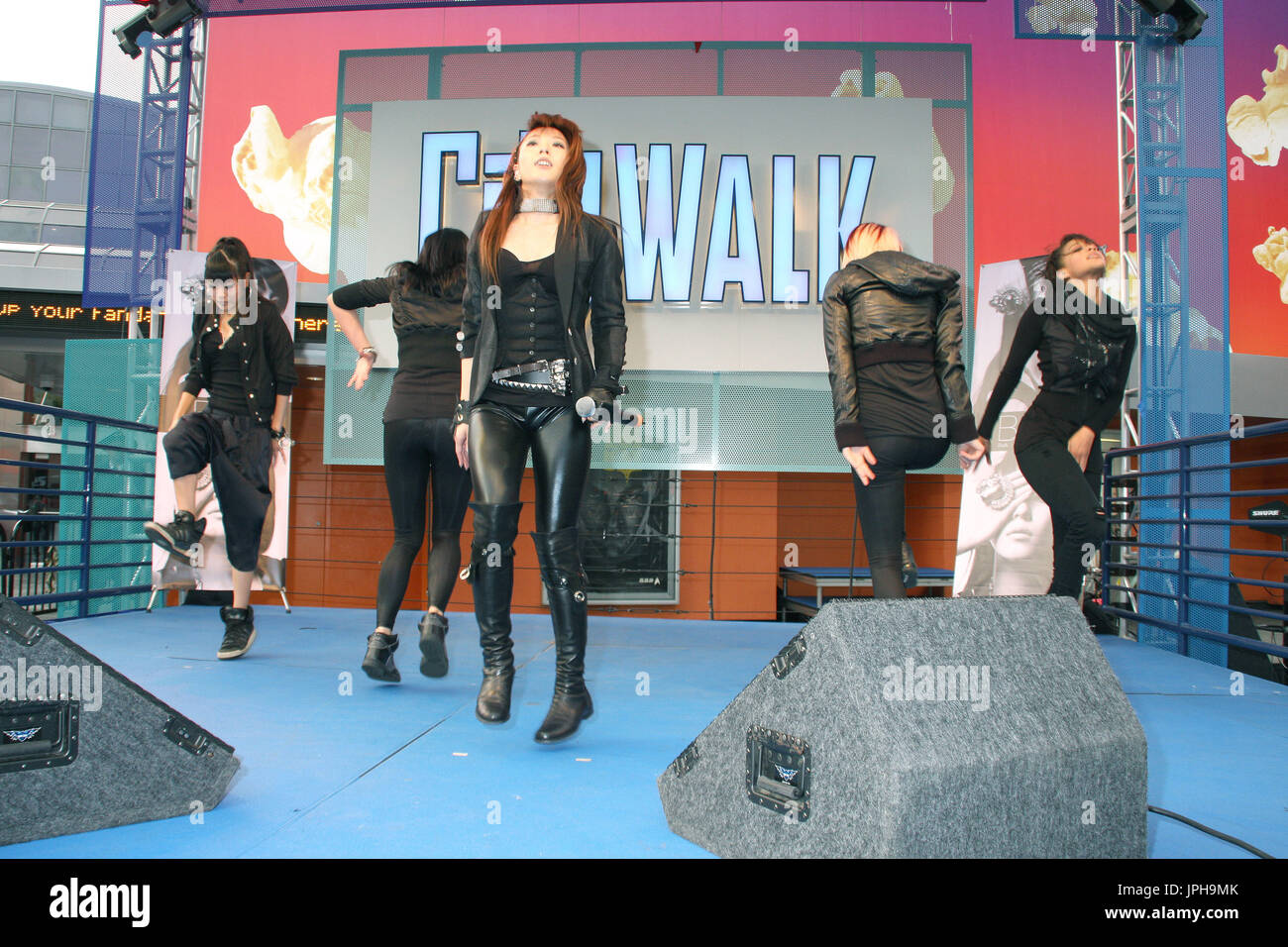 BoA at the Universal Citywalk Free Outdoor Concert Performance by Asian ...