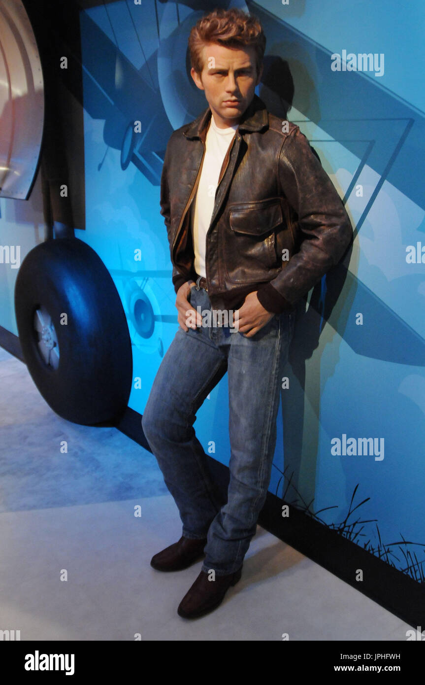James Dean wax figure at the Madame Tussauds Hollywood Ribbon Cutting ...