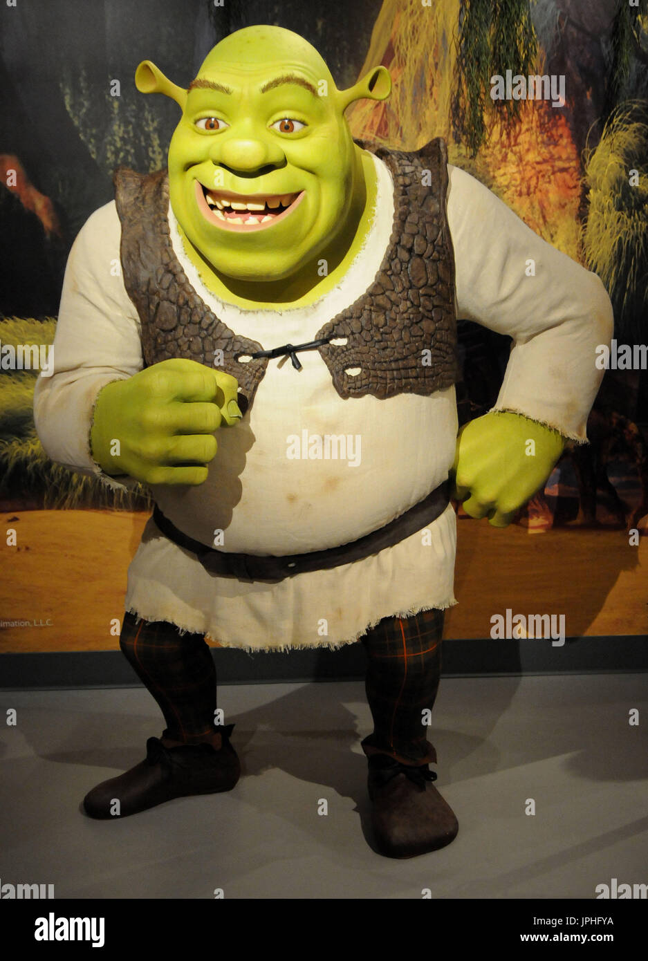Shrek wax figure at the Madame Tussauds Hollywood Ribbon Cutting ...