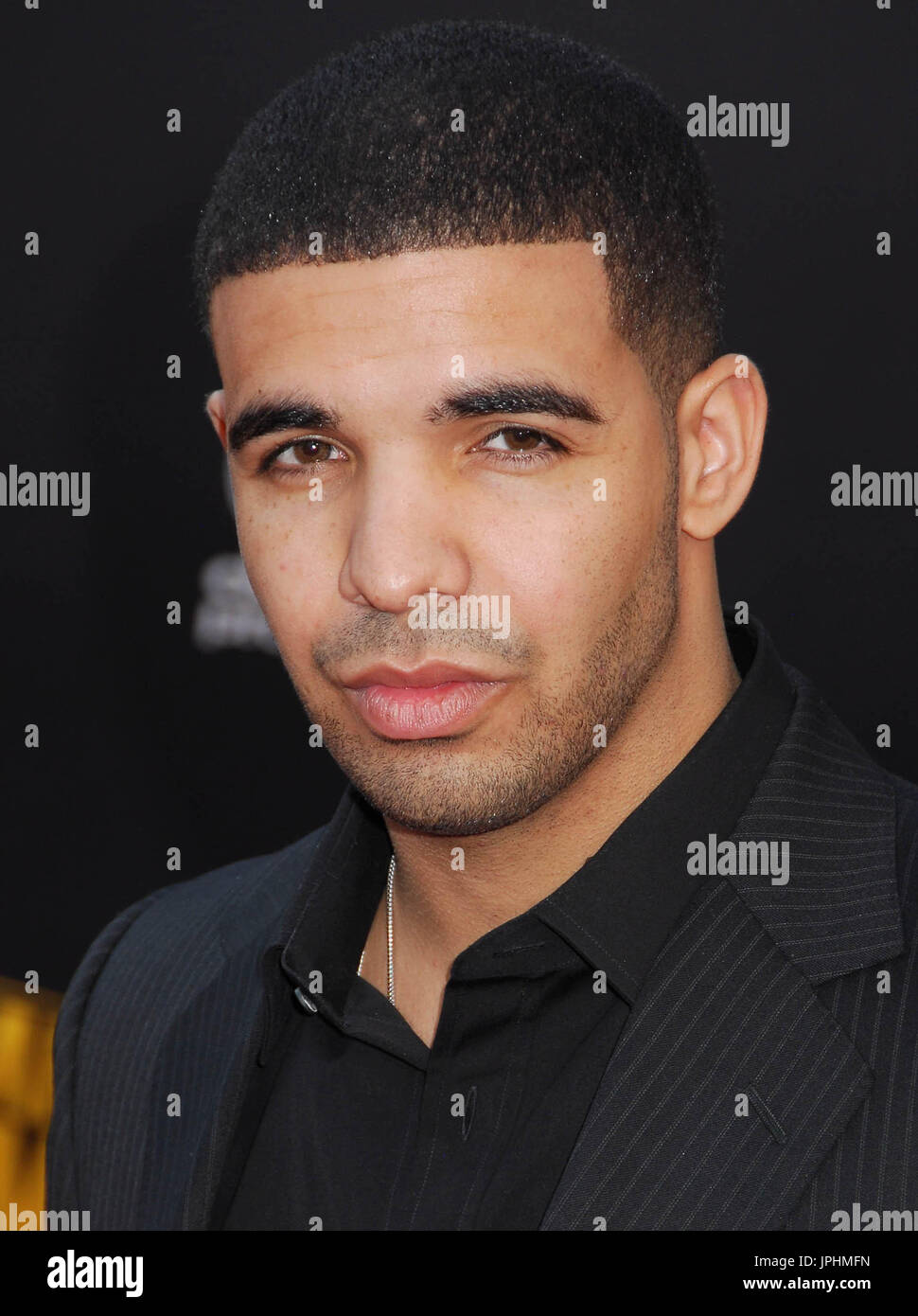 Drake at the 2009 American Music Awards - Arrivals at the Nokia Theatre ...