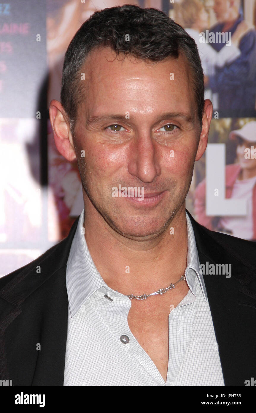 Adam Shankman at the Los Angeles World Premiere of VALENTINE'S DAY held ...