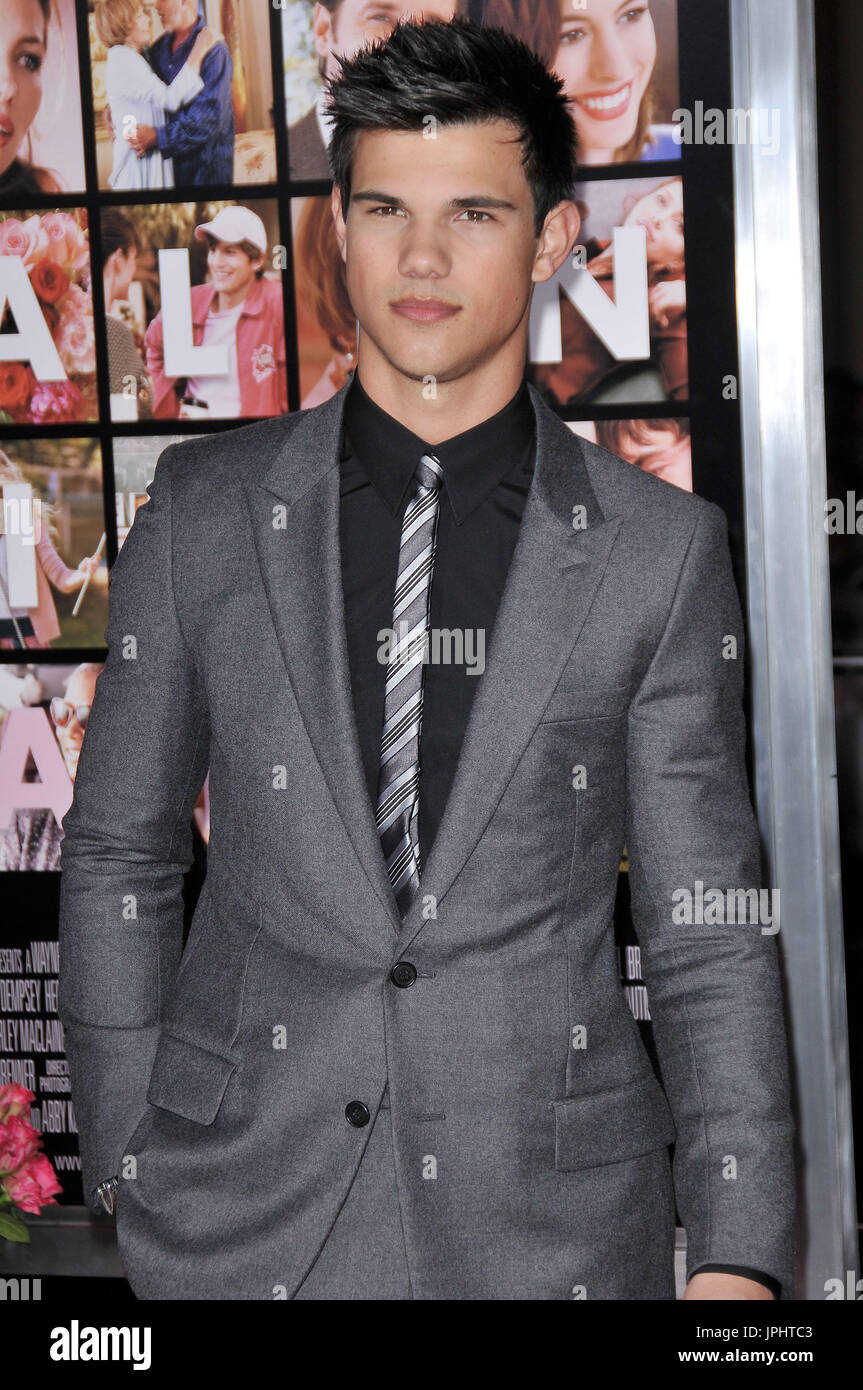 Taylor Lautner at the World Premiere of "Valentine's Day" held at the ...
