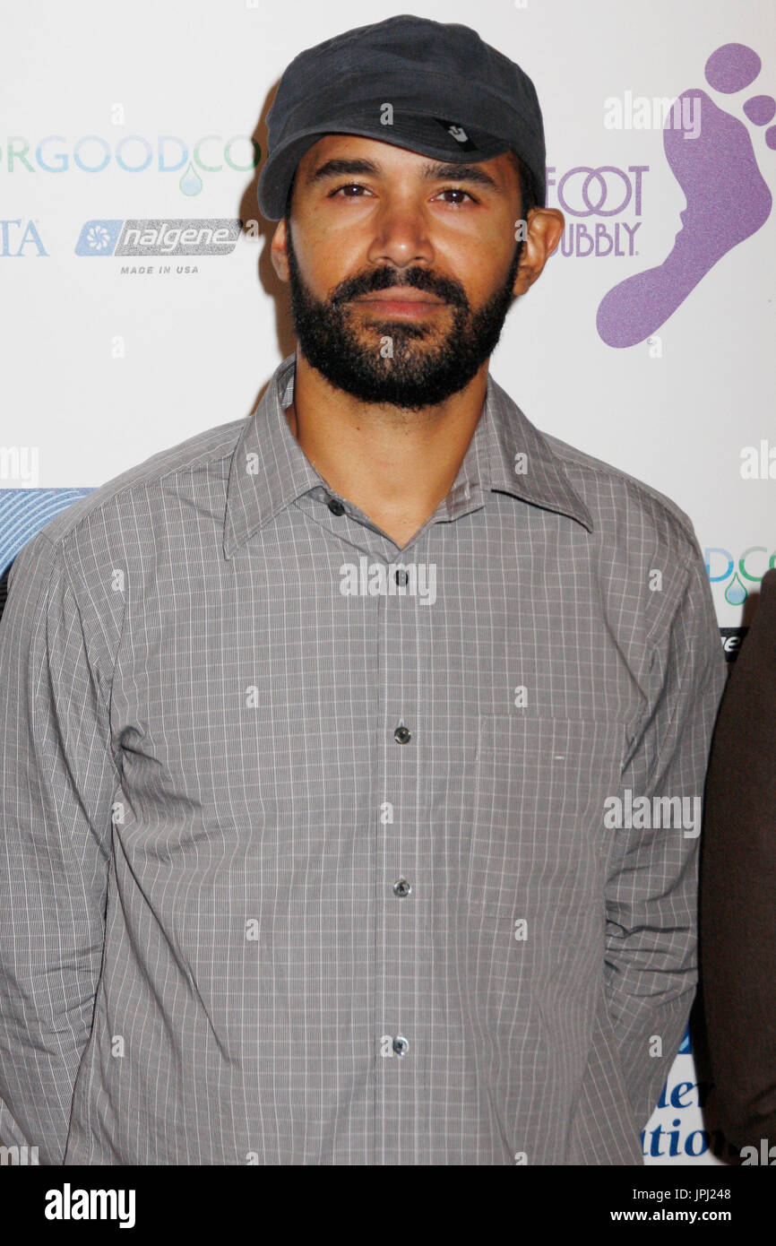 Ben Kenney of Incubus at the Surfrider Foundation's 25th Anniversary ...