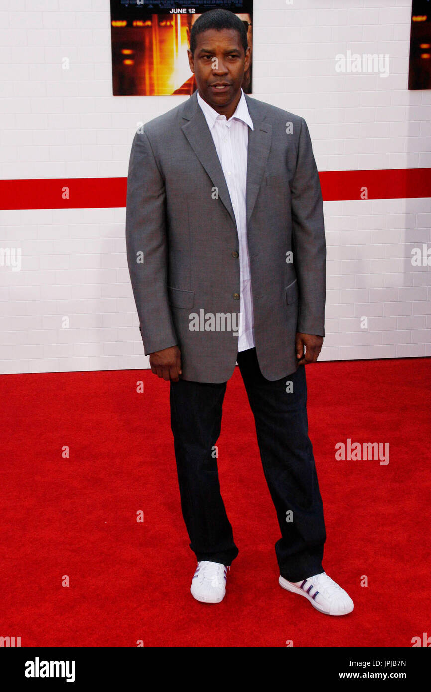 Denzel Washington at the premiere of THE TAKING OF PELHAM 123 held at ...