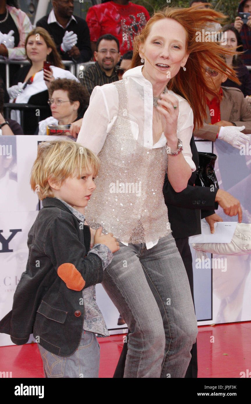 Homer Laffoon Anne Heche and Atlas Heche Tupper Photos Photos - Anne ...