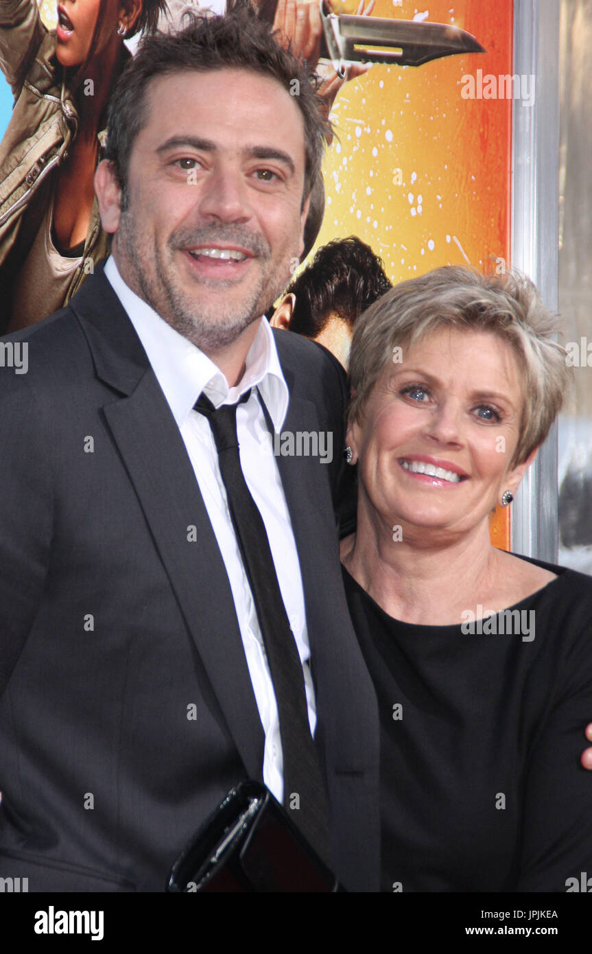 Jeffrey Dean Morgan and mother at the Los Angeles Premiere of THE ...