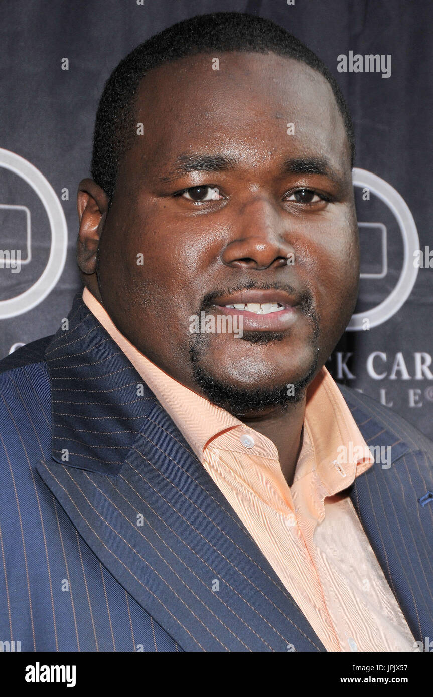 Quinton Aaron at the Black Card Circle Foundation, Kobe Bryant Family ...