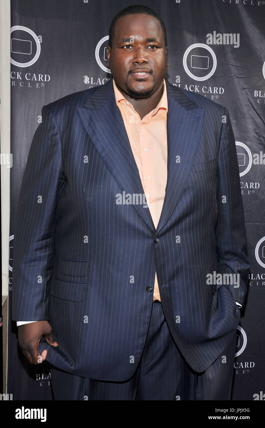 Quinton Aaron at the Black Card Circle Foundation, Kobe Bryant Family ...
