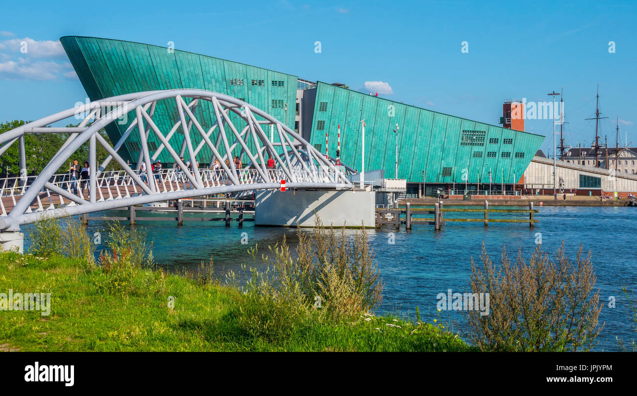 Pedestrian bridge to the Science Museum in Amsterdam - AMSTERDAM - THE ...