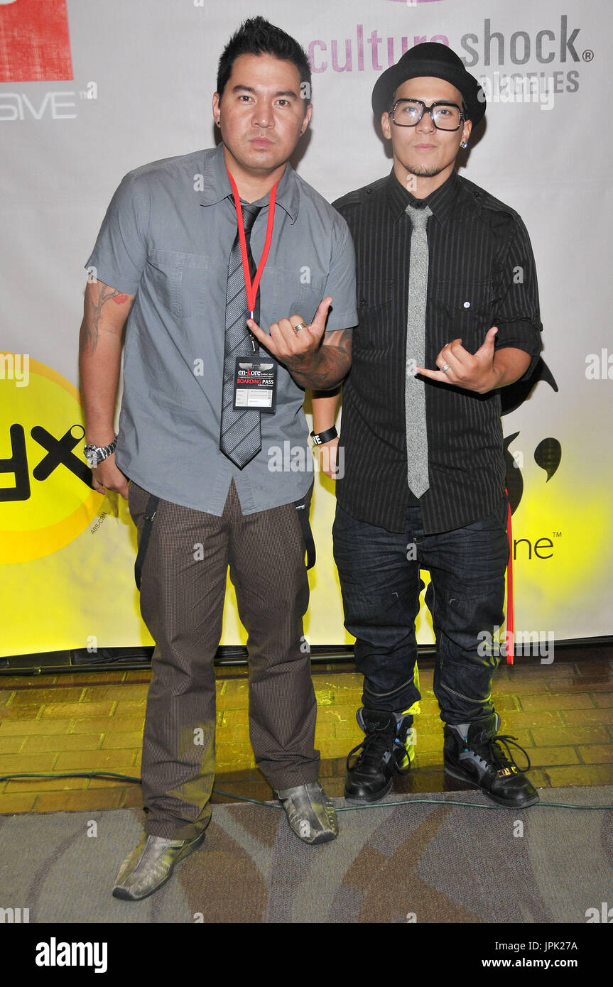 Newkon AKA Jason Ulep & Hazmat AKA Josh Ulep of Hype 5-0 at ENKORE 2010 ...