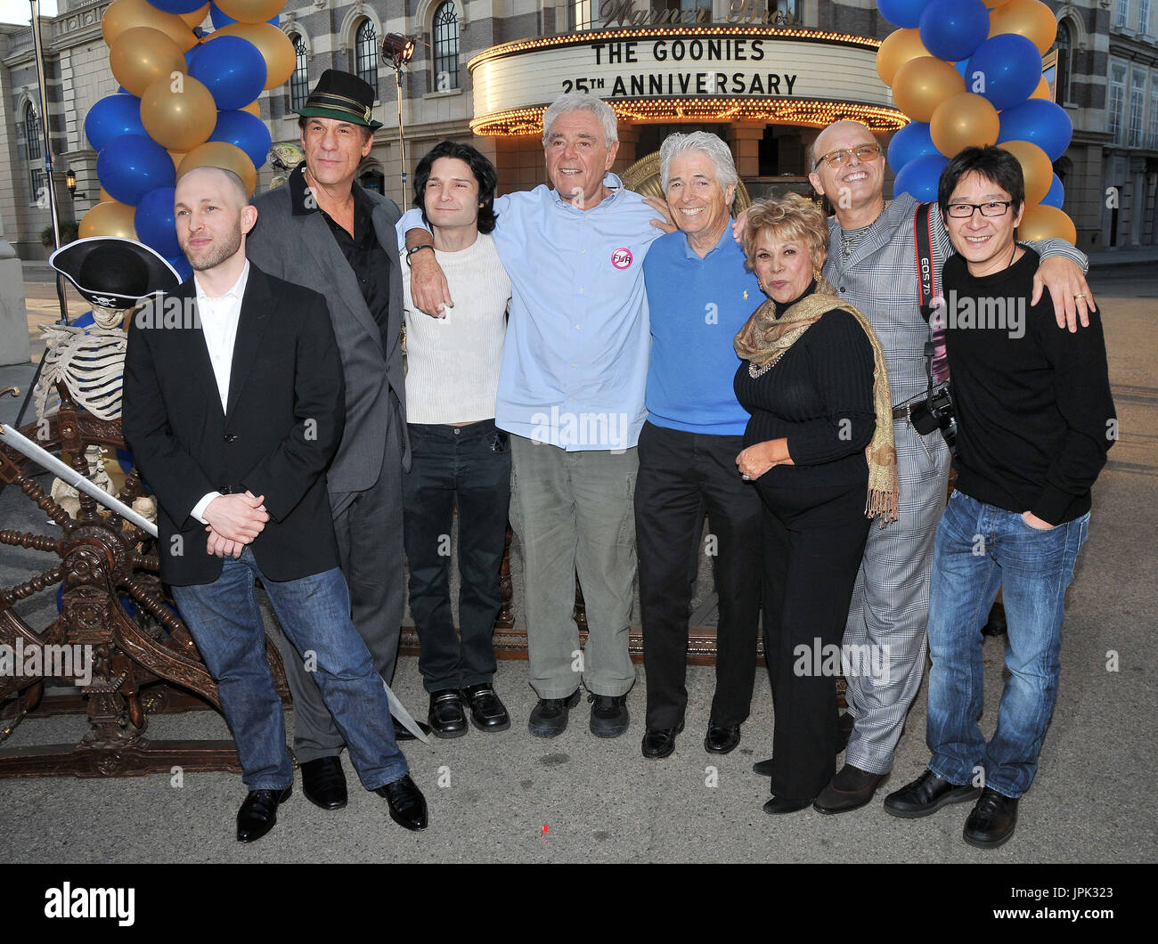 Jeff Cohen, Robert Davi, Corey Feldman, Richard Donner, Mike Fenton ...