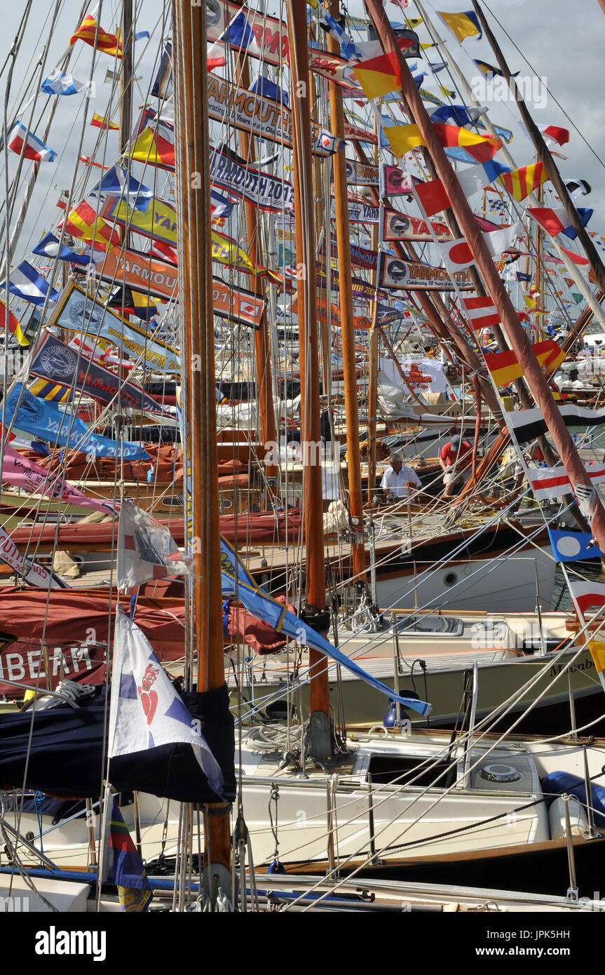 Yarmouth old gaffers festival hi-res stock photography and images - Alamy