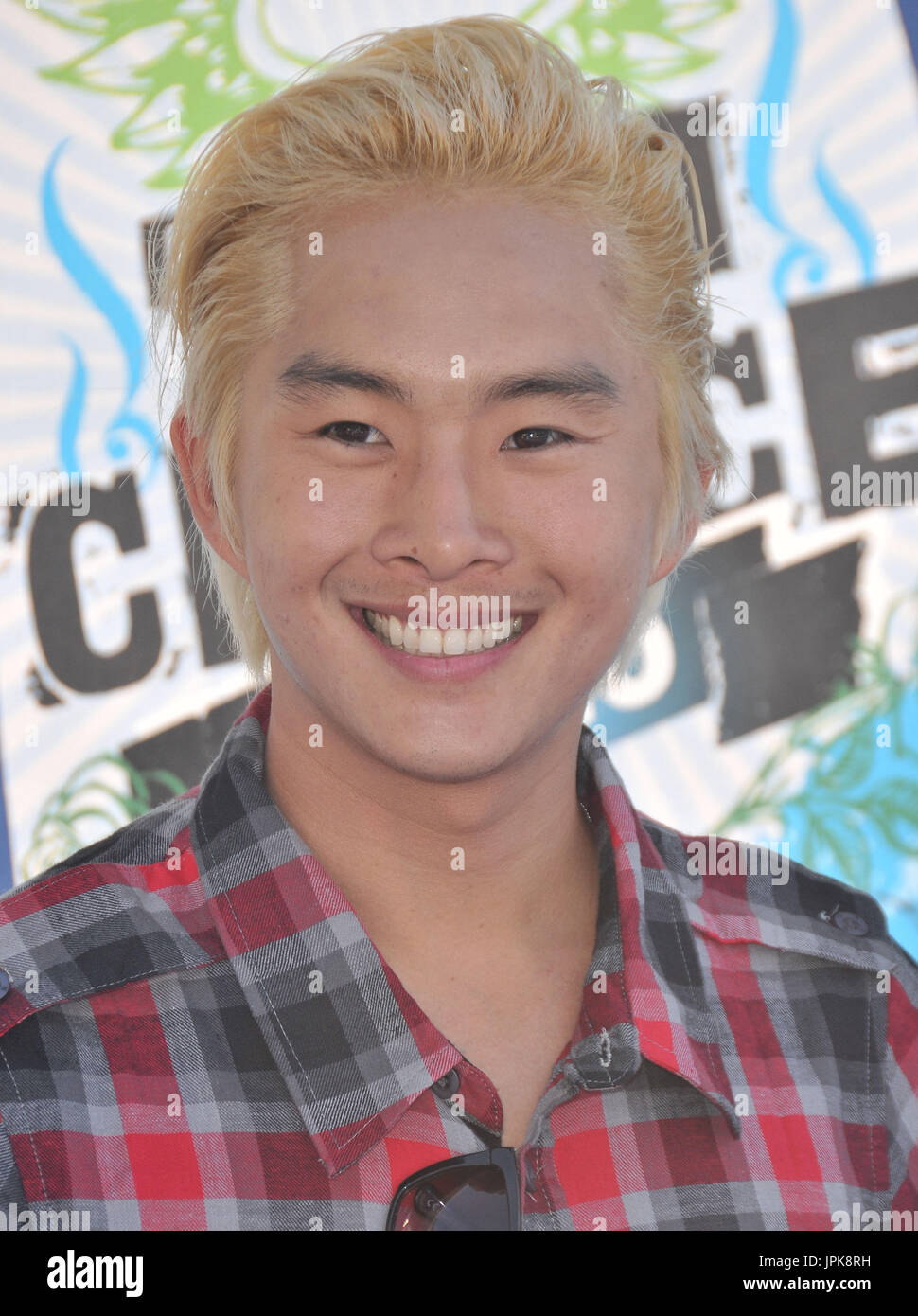 Justin Chon at the 2010 Teen Choice Awards - Arrivals held at the ...