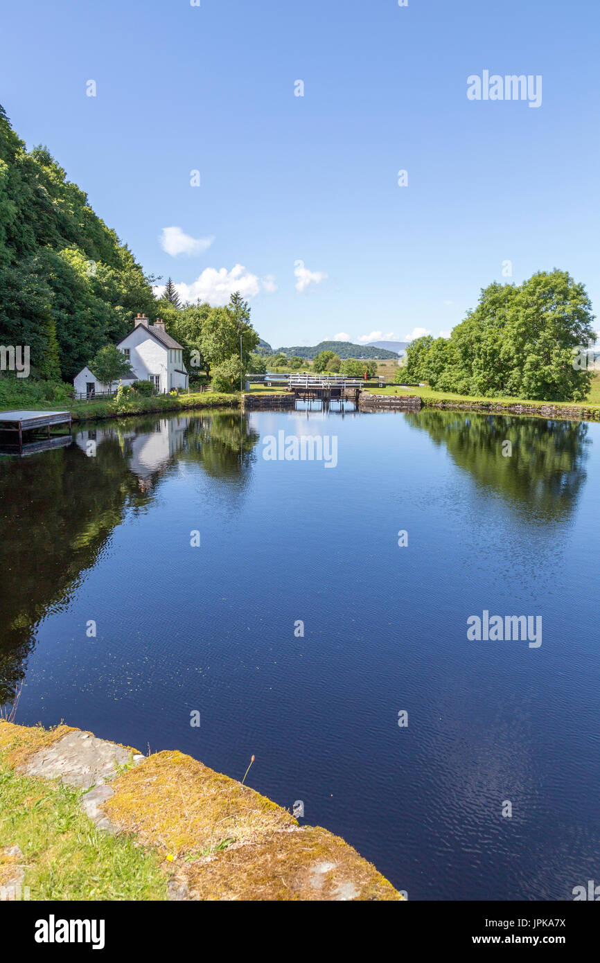 Crinan canal lock ardrishaig hi-res stock photography and images - Alamy