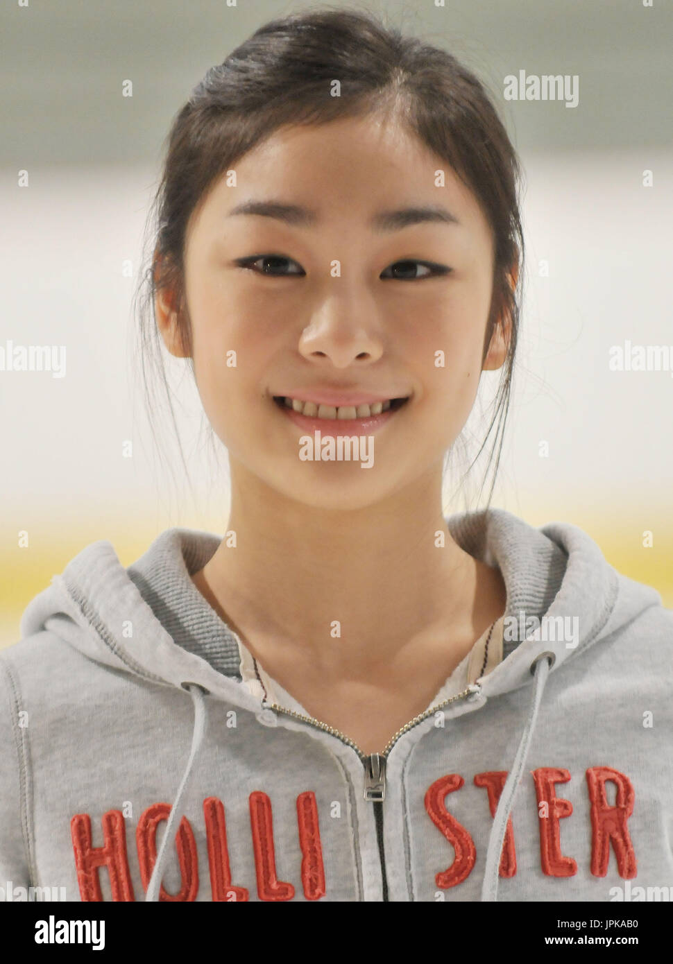 Olympic Figure Skater Yuna Kim at the 2010 ALL THAT SKATE LA Michelle ...