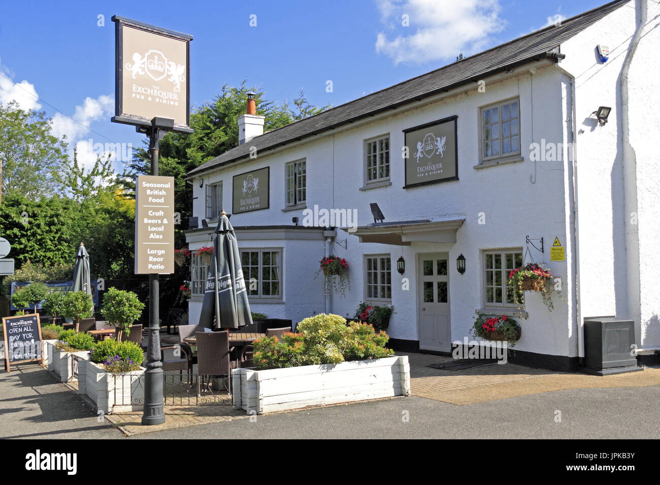 Exchequer public house, Crondall Road, Crookham Village, near Fleet ...