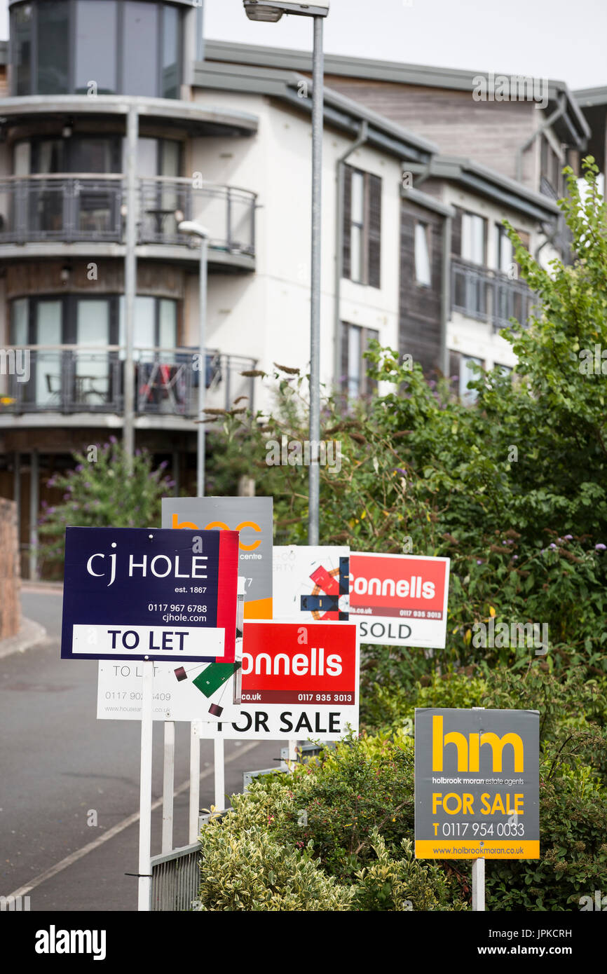 Lots of house sale sign uk hi-res stock photography and images - Alamy