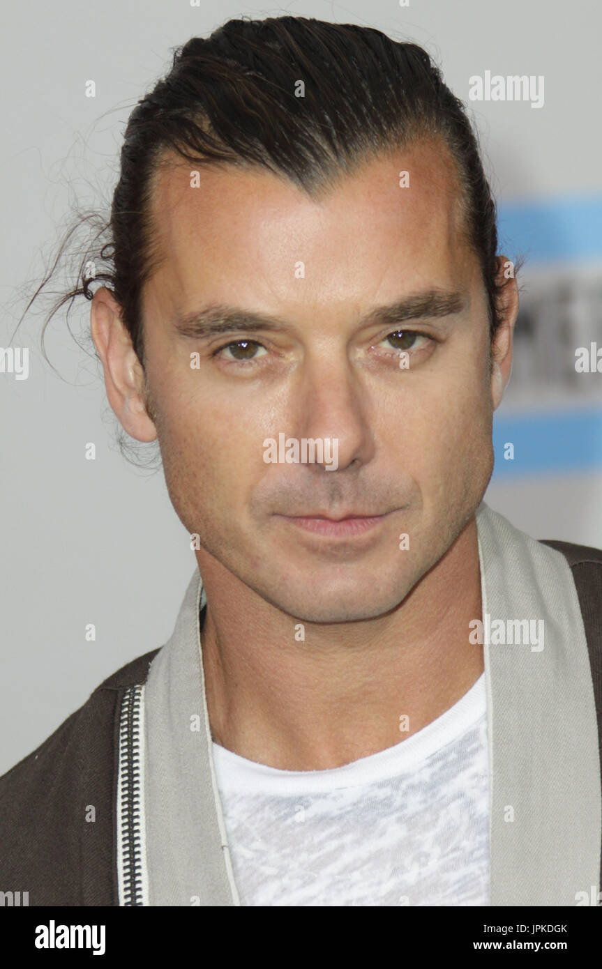 Gavin Rossdale at the arrivals of THE 2010 AMERICAN MUSIC AWARDS held ...