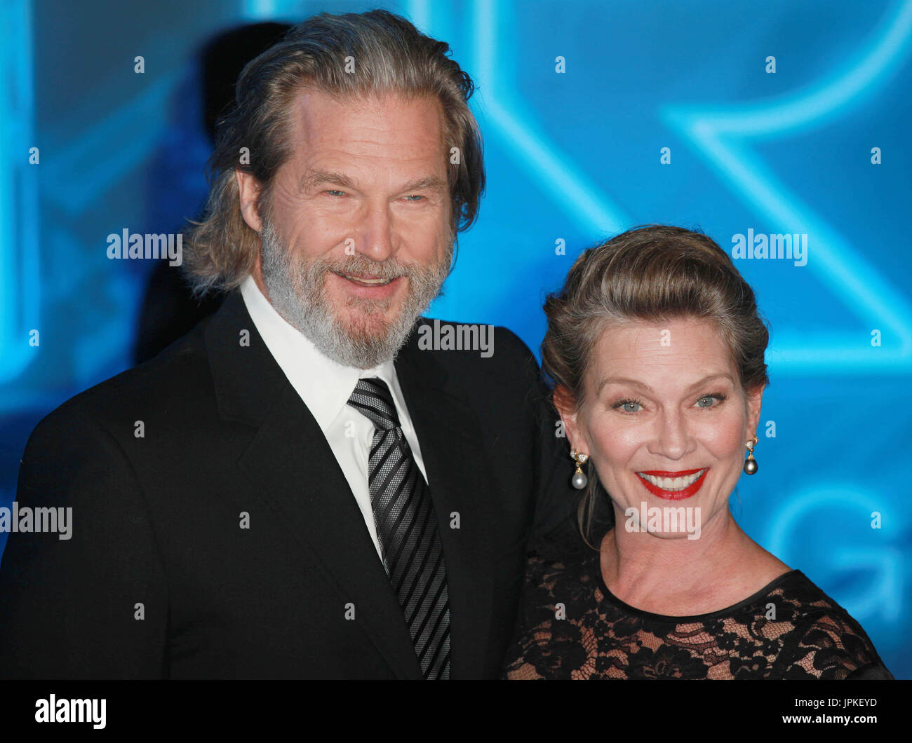 Actor Jeff Bridges with wife Susan Bridges arrive at the world premiere ...