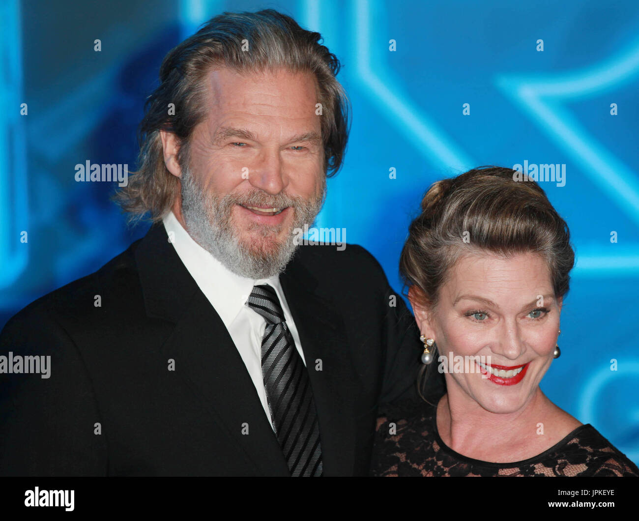 Actor Jeff Bridges with wife Susan Bridges arrive at the world premiere ...