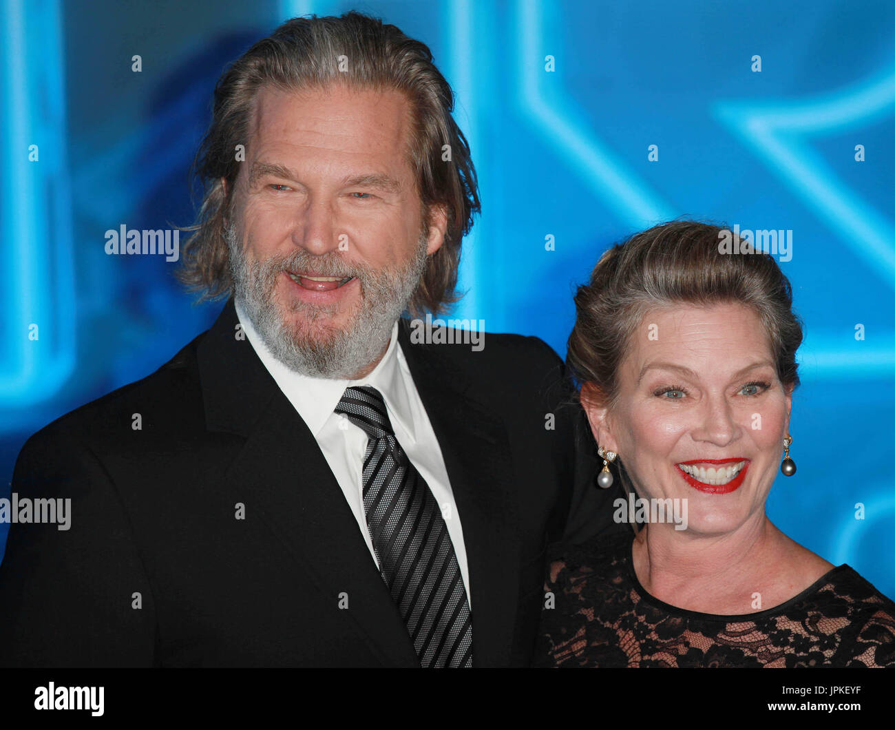 Actor Jeff Bridges with wife Susan Bridges arrive at the world premiere ...