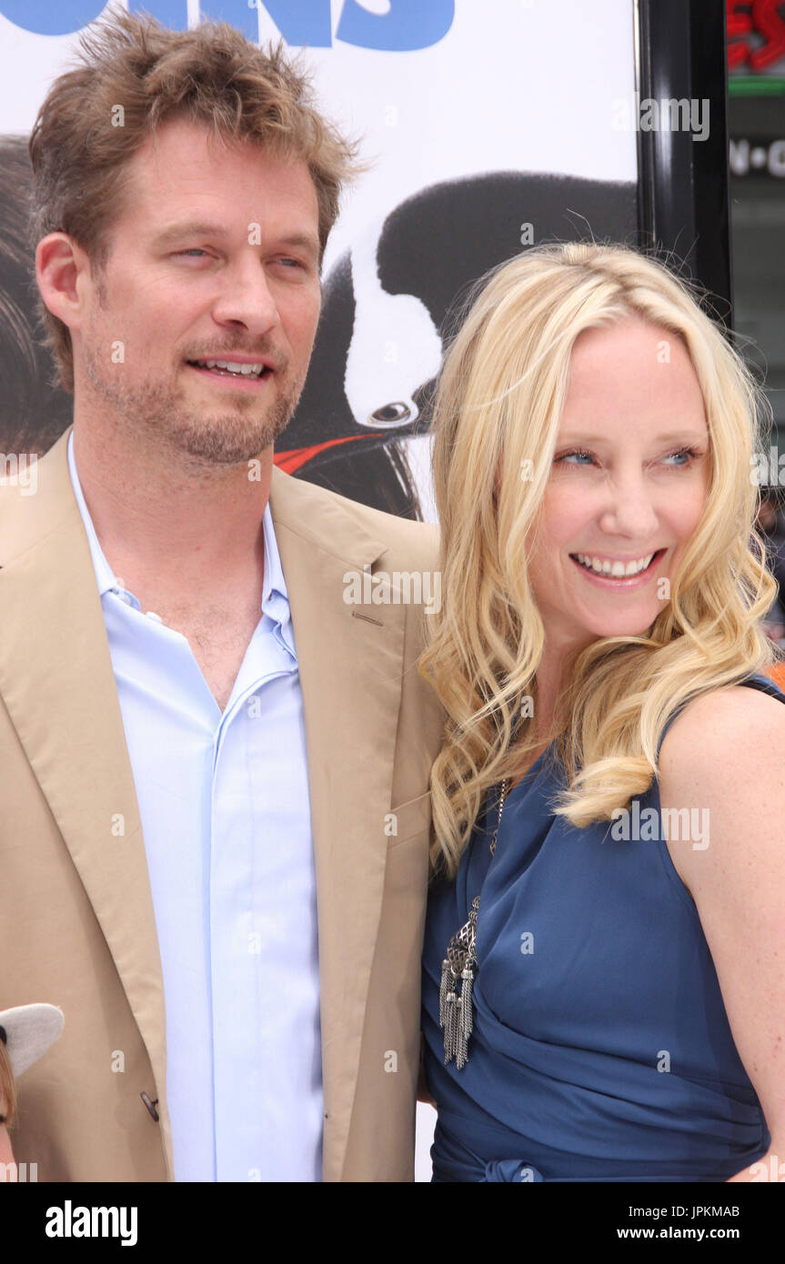 (l-r) James Tupper and Anne Heche at the Los Angeles Premiere of MR ...
