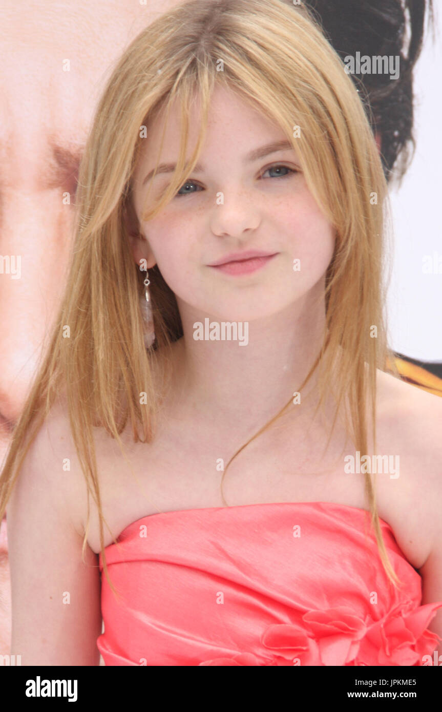 Morgan Lily at the Los Angeles Premiere of MR. POPPER'S PENGUINS held ...