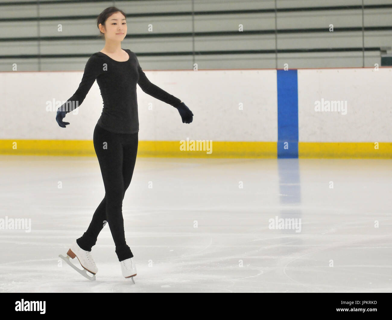 Olympic Figure Skater Yuna Kim at the 2010 ALL THAT SKATE LA Michelle ...