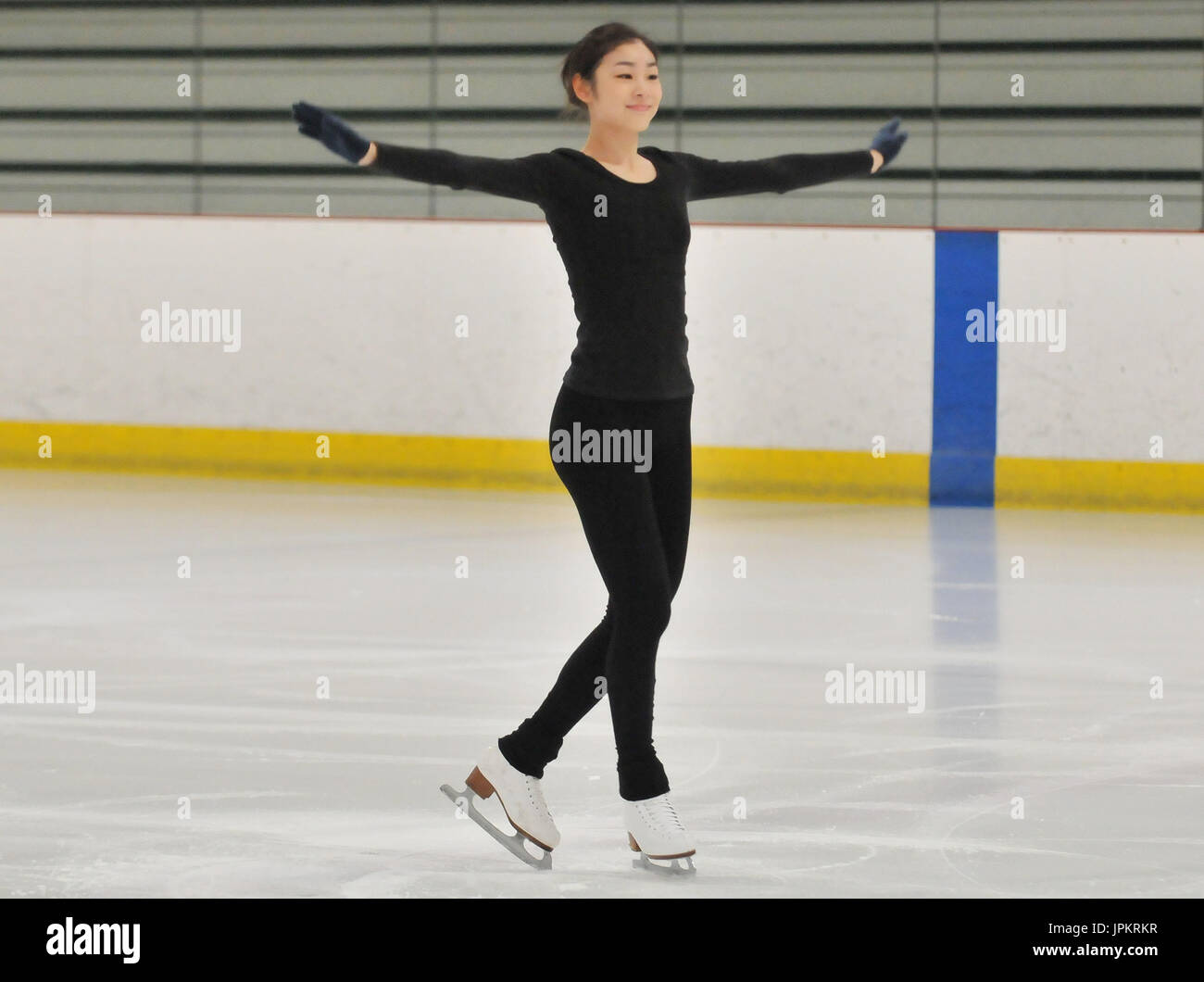 Olympic Figure Skater Yuna Kim at the 2010 ALL THAT SKATE LA Michelle ...