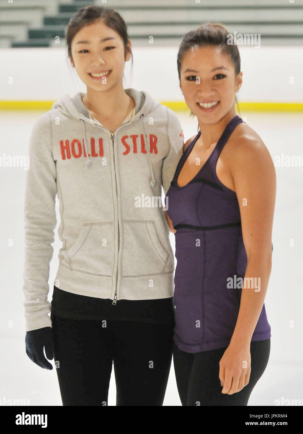 Yuna Kim & Michelle Kwan at the 2010 ALL THAT SKATE LA Michelle Kwan ...