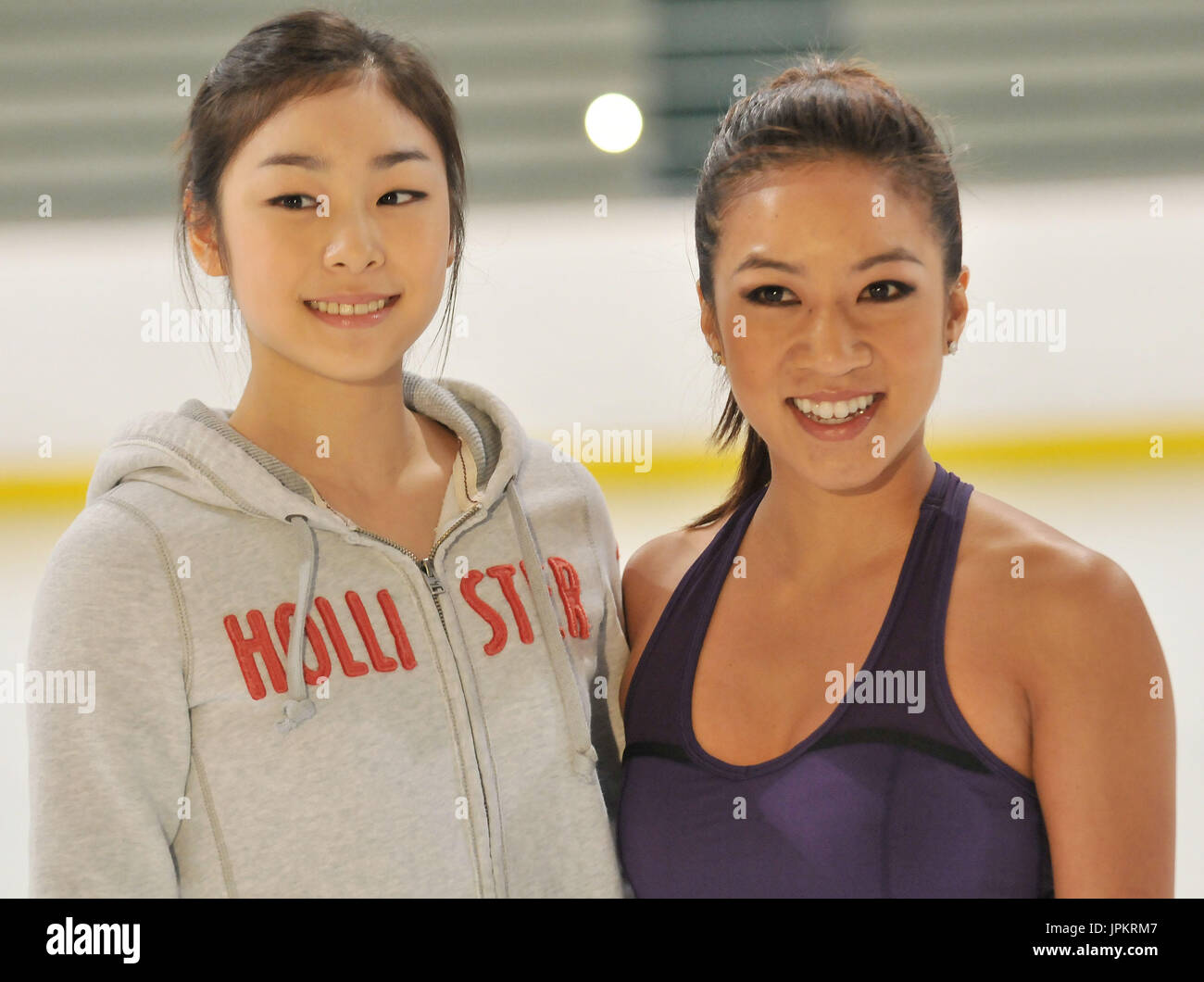 Yuna Kim & Michelle Kwan at the 2010 ALL THAT SKATE LA Michelle Kwan ...