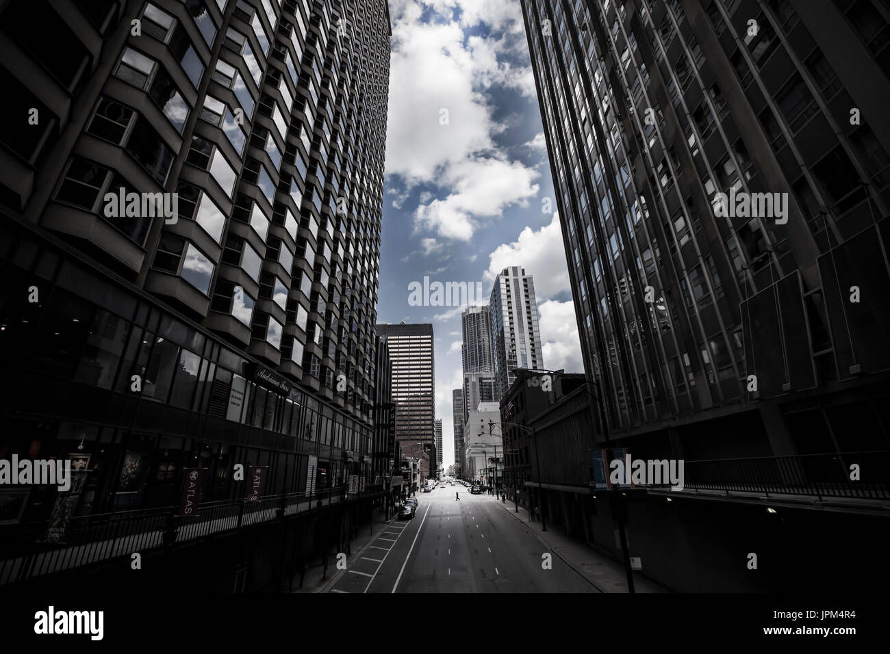 chicago street between two buildings Stock Photo - Alamy
