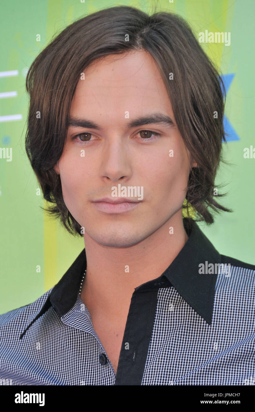 Tyler Blackburn at the 2011 Teen Choice Awards - Arrivals held at the ...