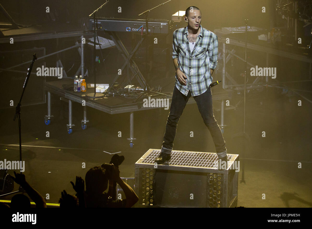 Chester Bennington performing at the Linkin Park Concert at The Mayan ...