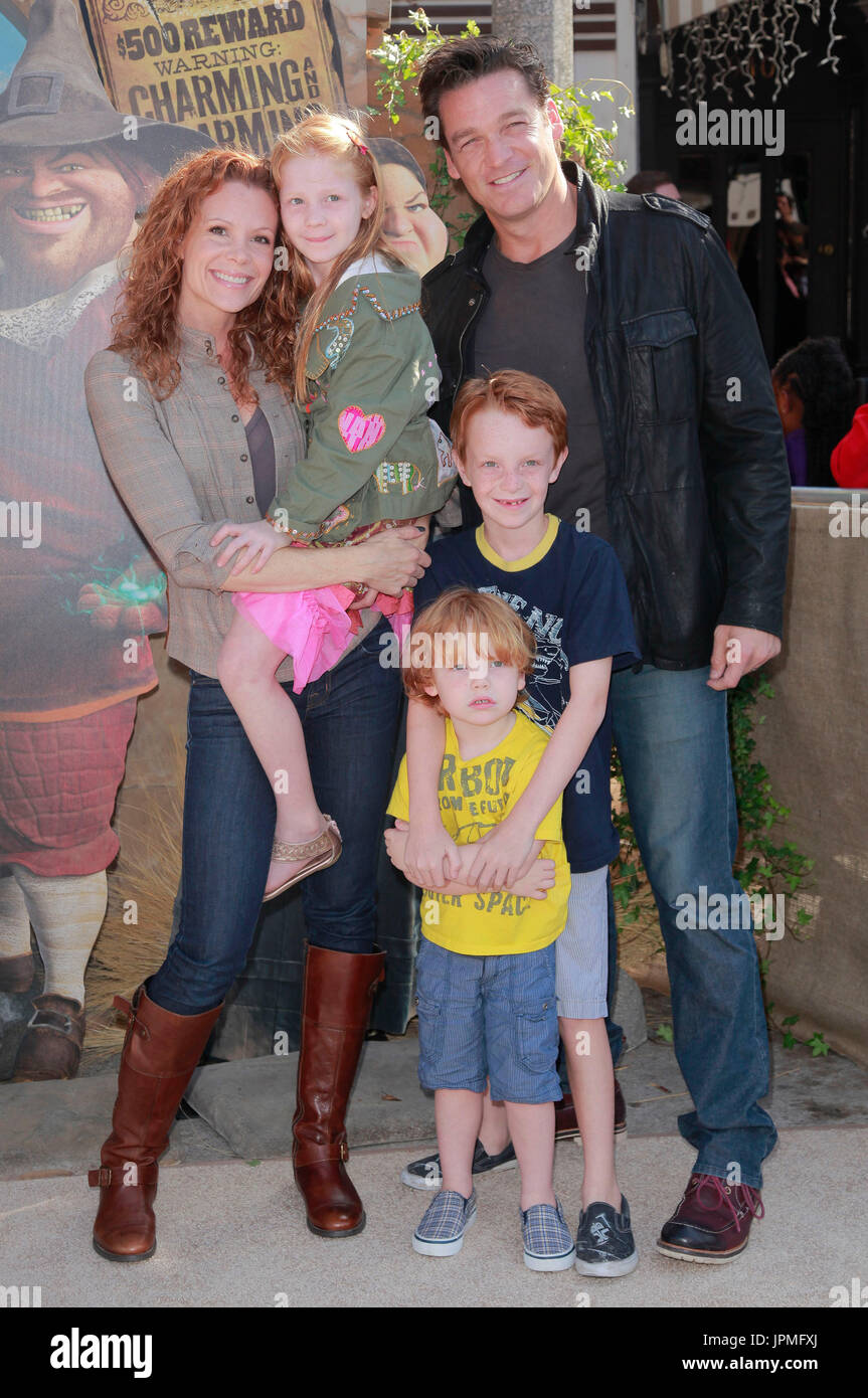 Robyn Lively, Bart Johnson & Kids at the Los Angeles Premiere of "Puss ...