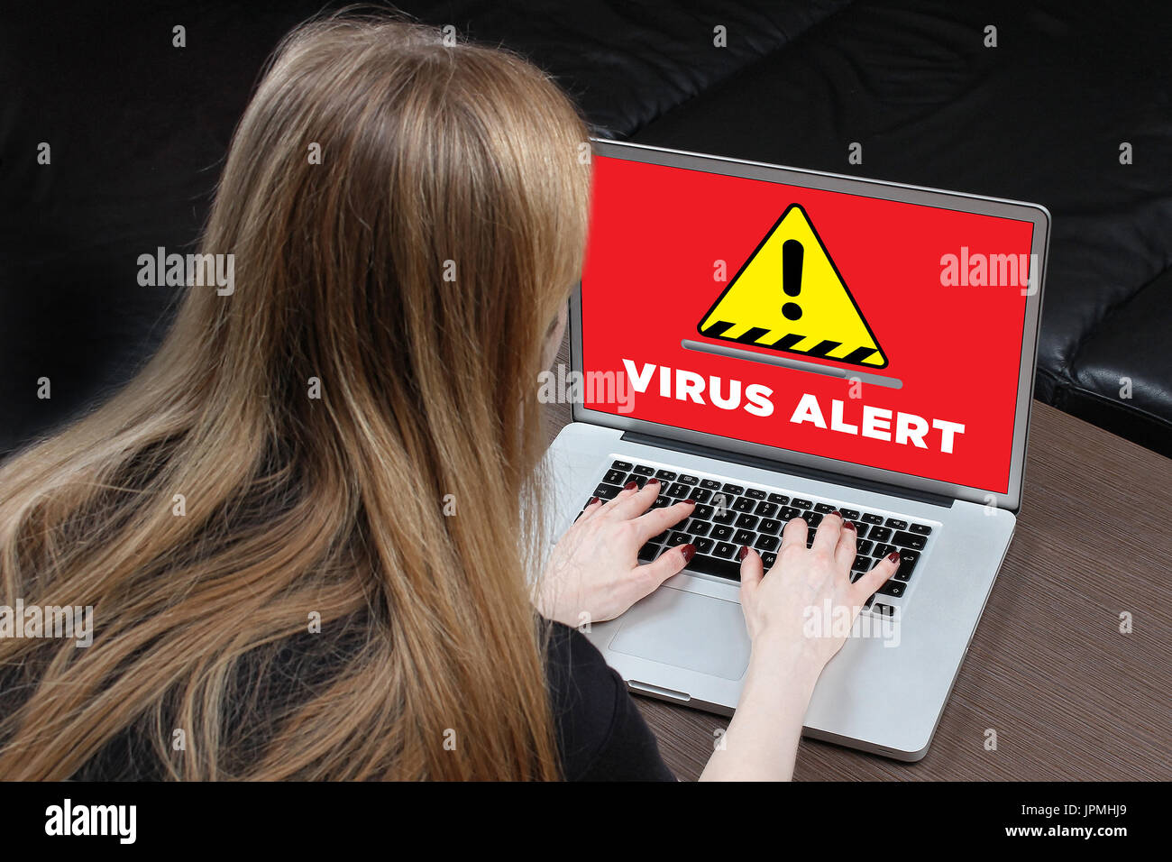 Virus detected screen hi-res stock photography and images - Alamy
