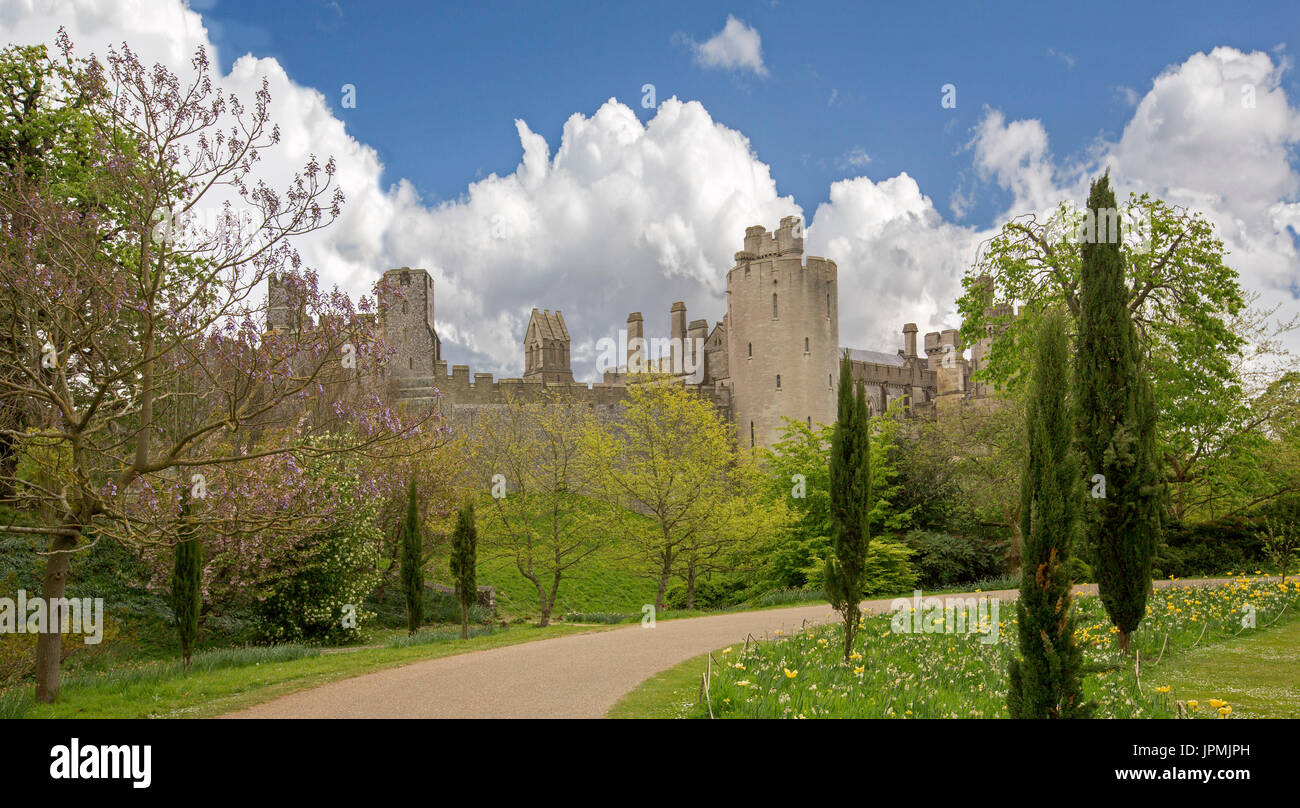 British stately castles hi-res stock photography and images - Alamy