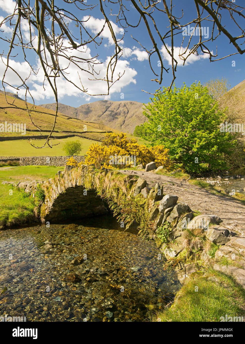 Arched pedestrian bridge hi-res stock photography and images - Alamy