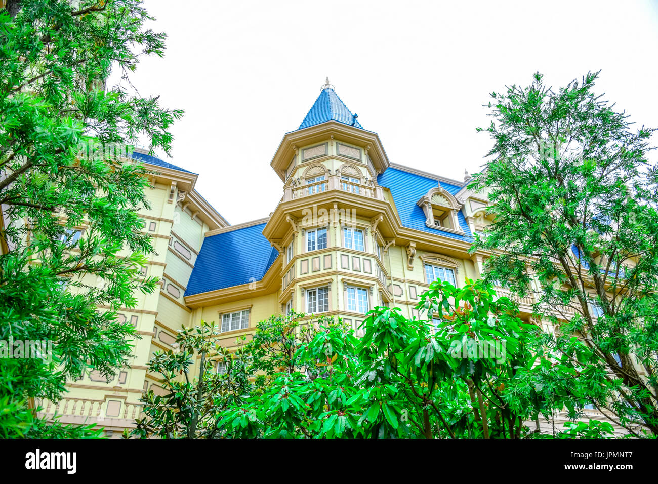 Tokyo Disneyland Hotel, most luxury Victorian style hotel in Tokyo ...