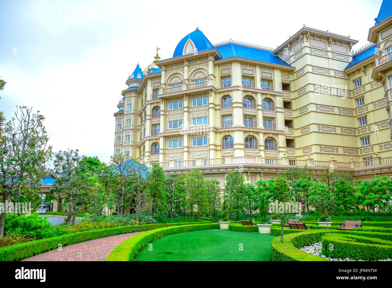 Tokyo Disneyland Hotel, most luxury Victorian style hotel in Tokyo ...