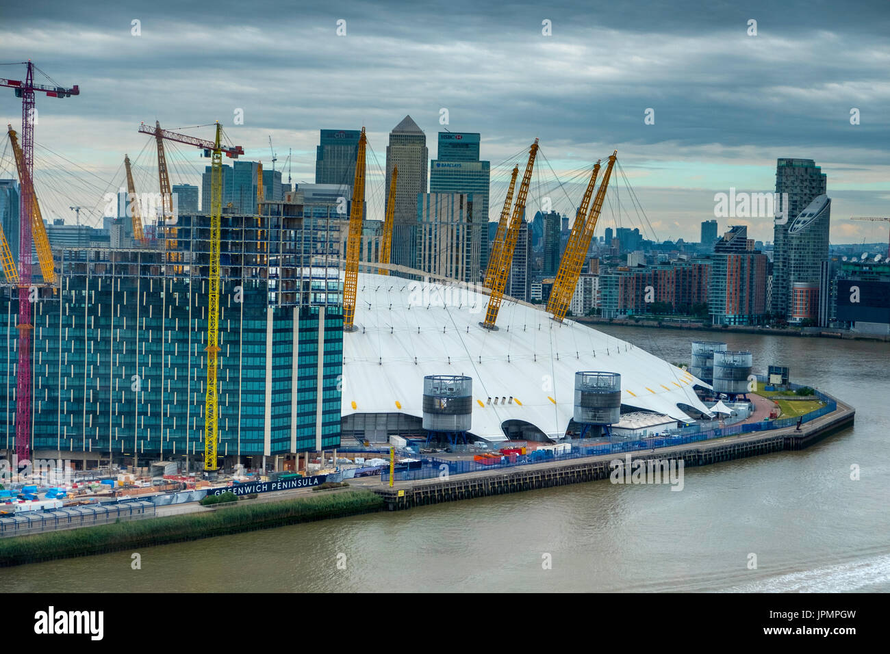 London Thames Emirates cable car Air o2 centre Stock Photo - Alamy
