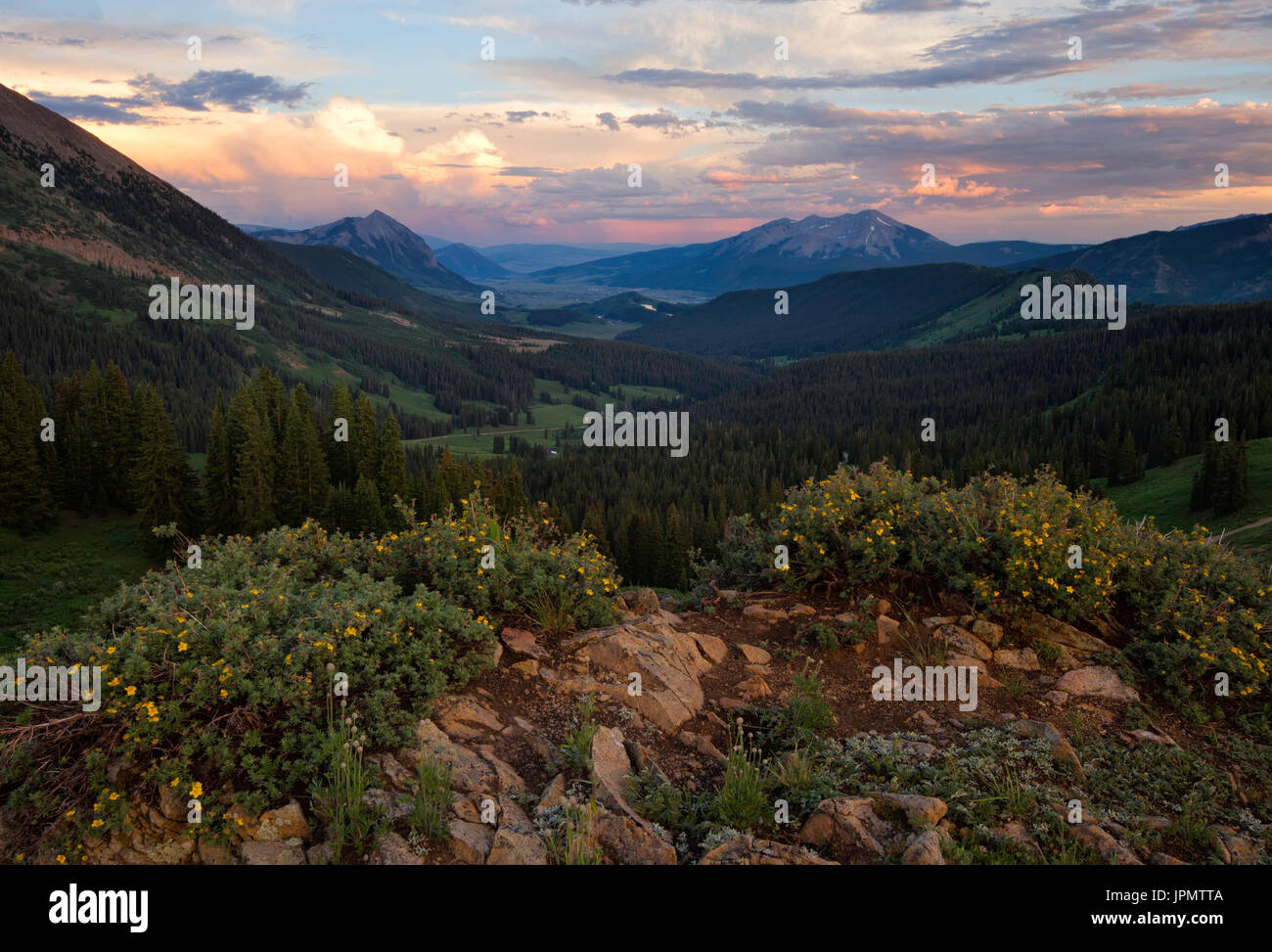 Sunset on top of a mountain hi-res stock photography and images - Alamy