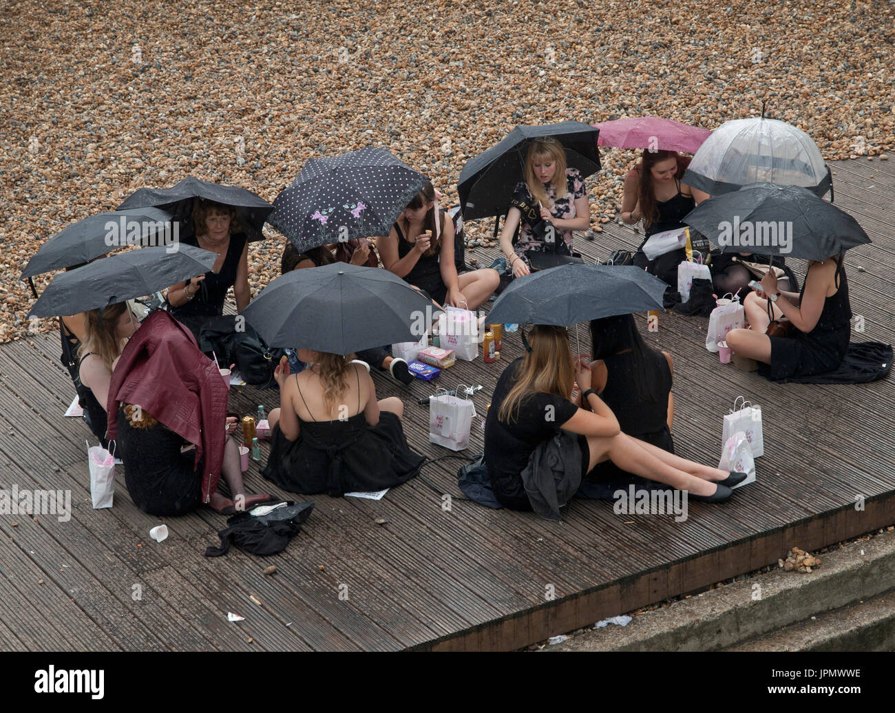 Picnic rain hi-res stock photography and images - Alamy