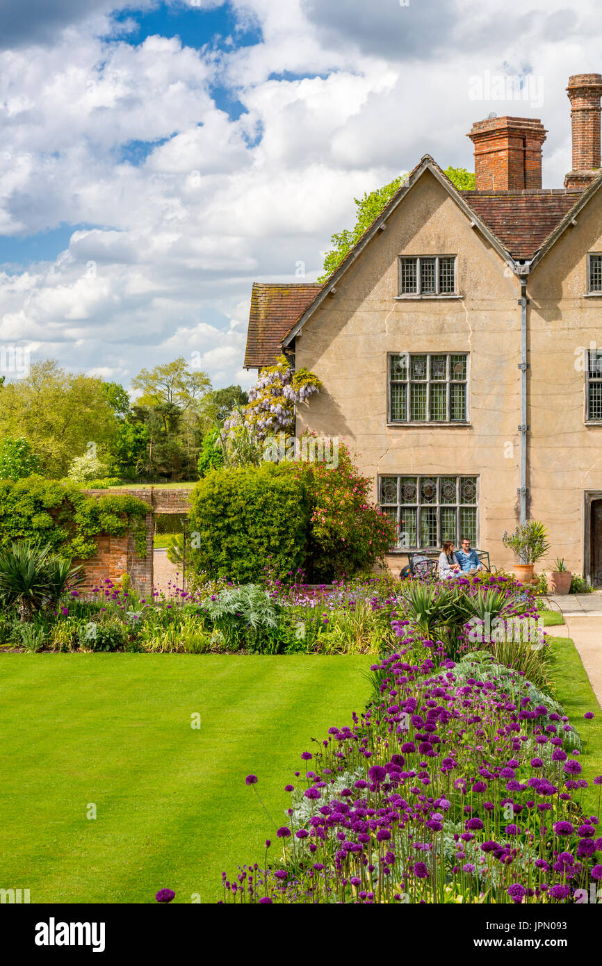 English manor house hi-res stock photography and images - Alamy