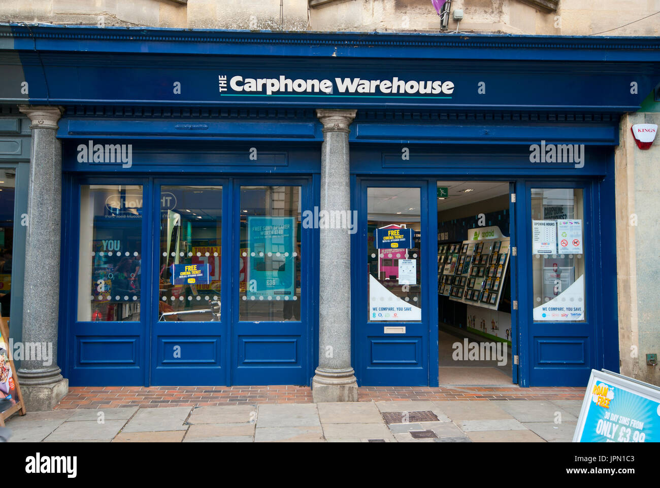 Warehouse exterior front hi-res stock photography and images - Alamy