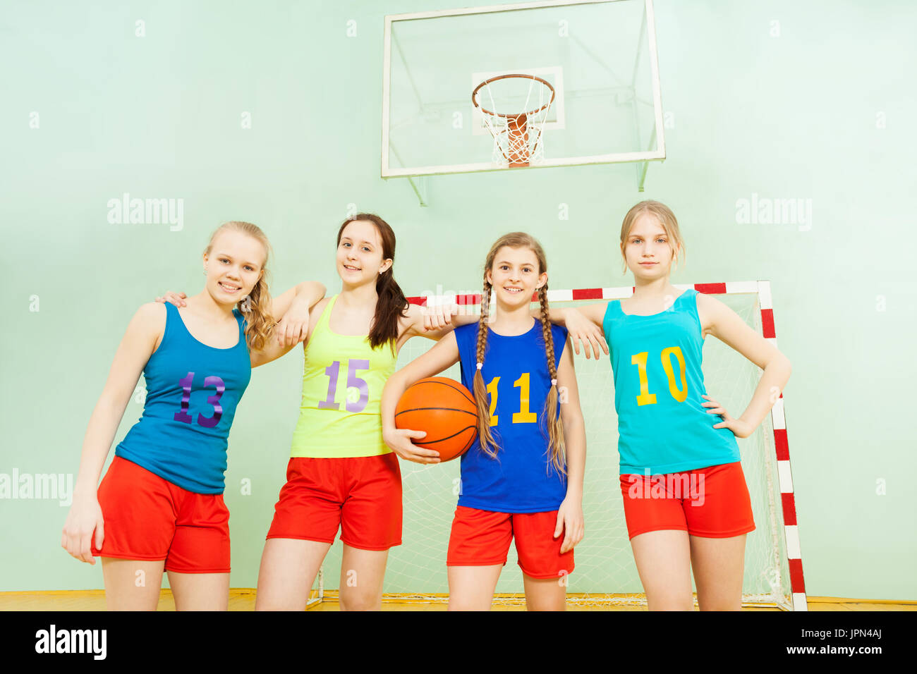 Female teenage basketball player hi-res stock photography and images ...