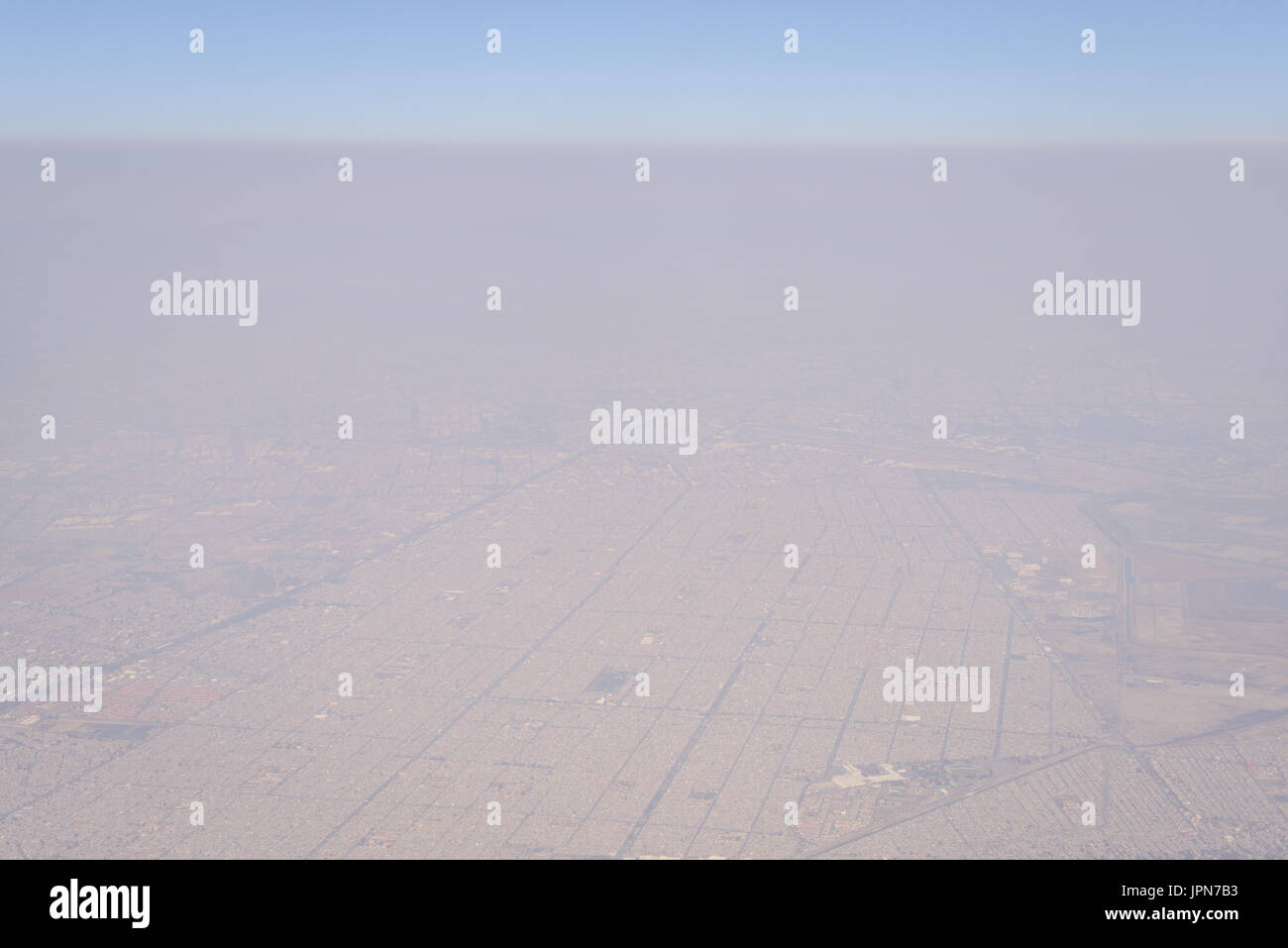 Aerial photograph of Mexico City on a smoggy day Stock Photo - Alamy