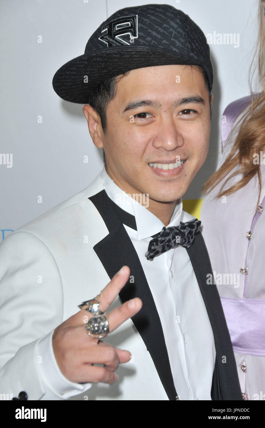 DJ Poet Name Life at Apl.de.Ap Of The Black Eyed Peas' Birthday ...