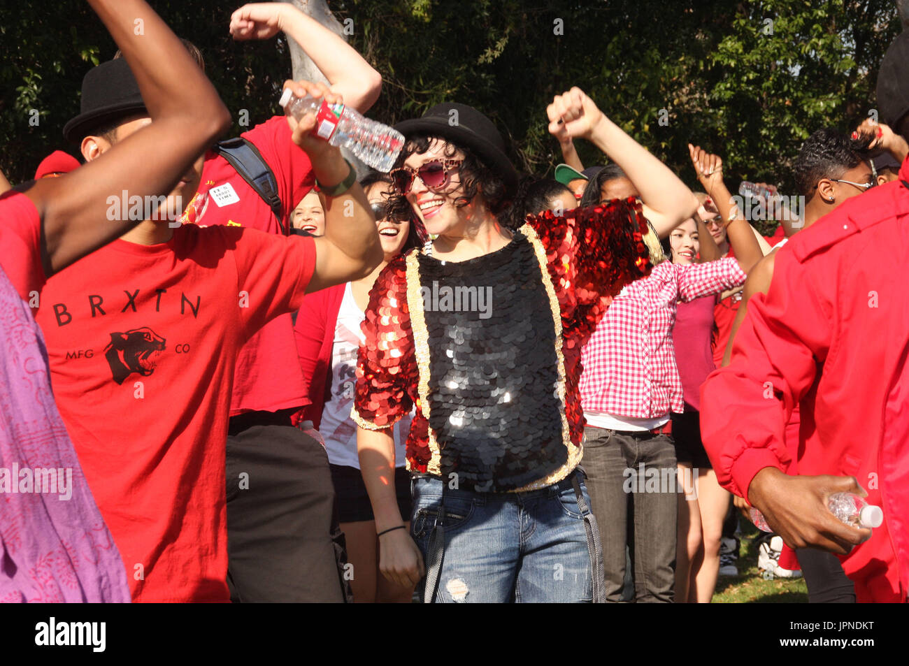 Dana Wilson at the AFTRA / Dancers Alliance Flash Mob rally telling ...